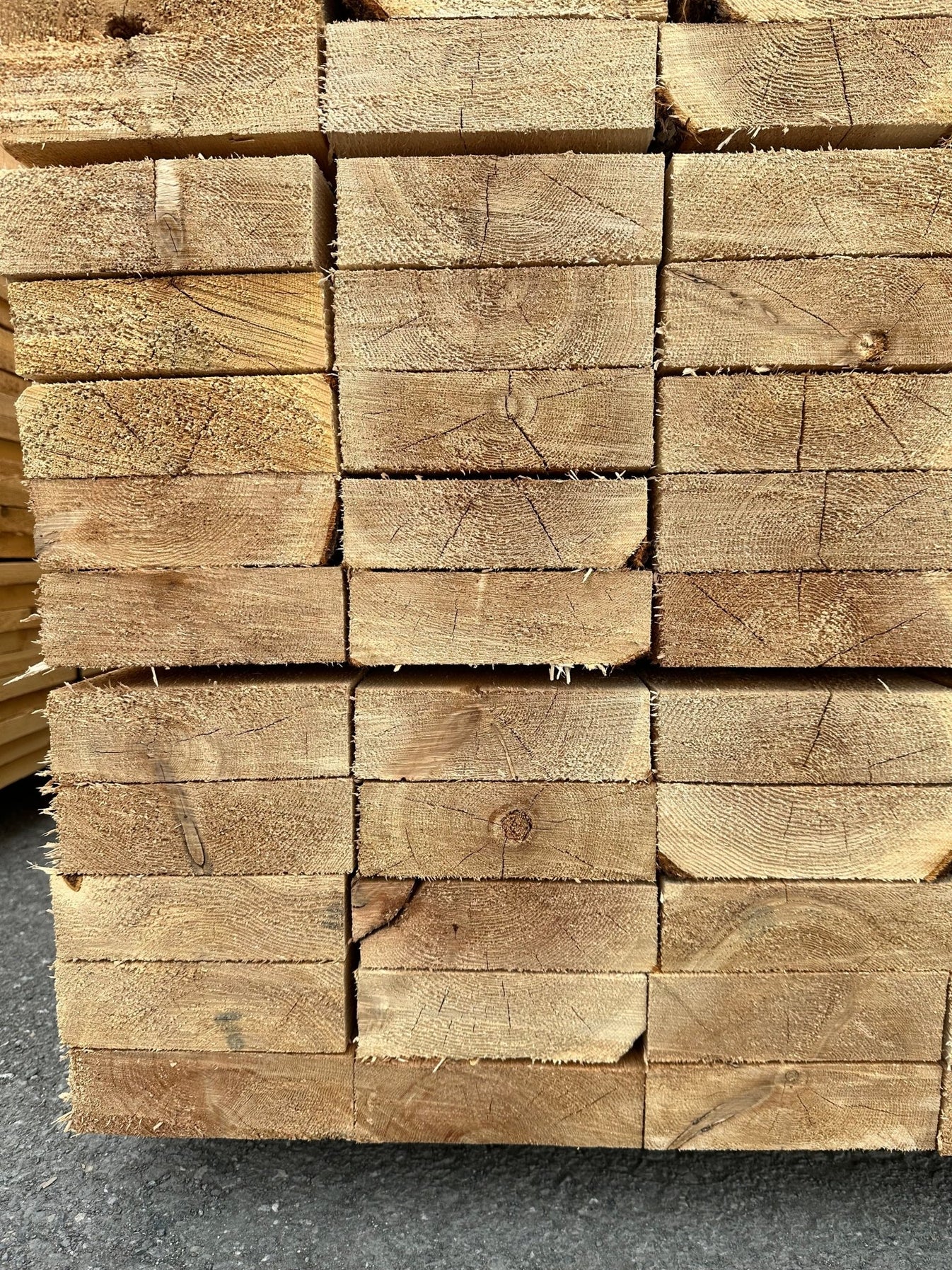 Entrepôt du Cèdre | Bois de Cèdre Blanc Brut – ENTREPÔT DU CÈDRE inc.